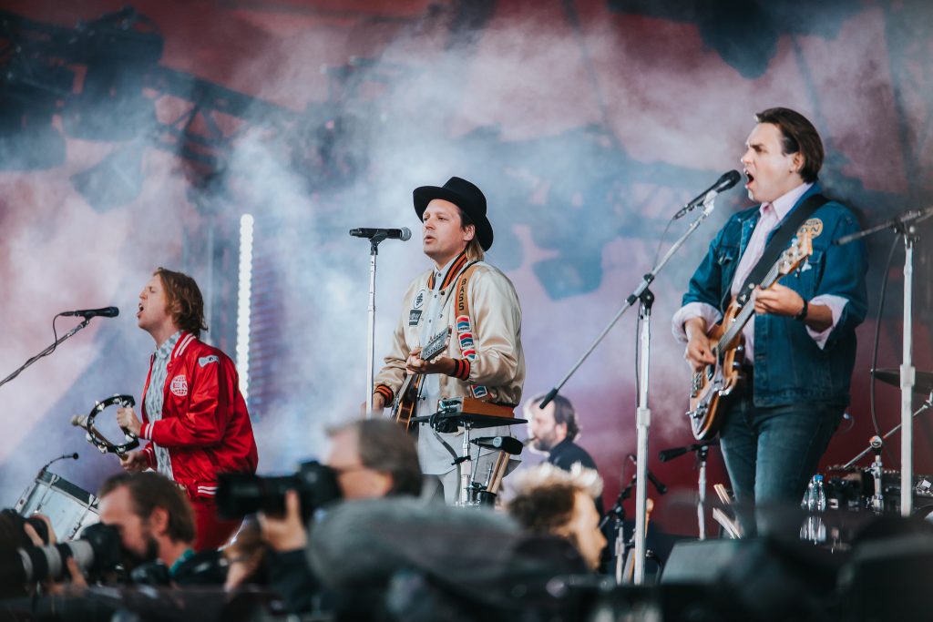 Arcade Fire: controversial campaña de «Everything Now» – Cancha General